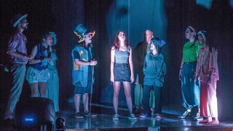 Los sutiles límites entre la razón y la locura en ‘Alicia’ | El Territorio