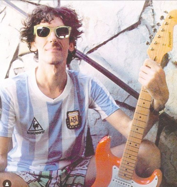 Vecinos quieren homenajear a Spinetta con una calle | EL TERRITORIO ...