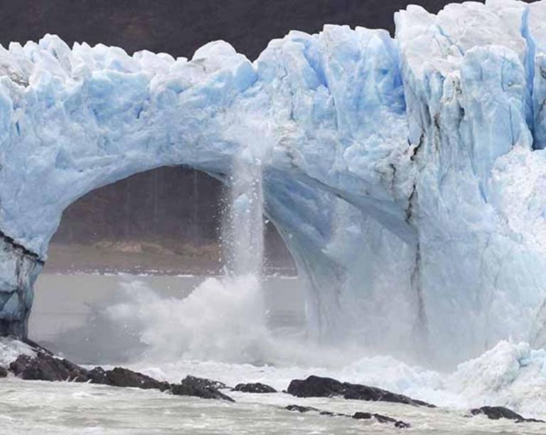 El gigante de hielo que enamora al mundo entero | EL TERRITORIO ...