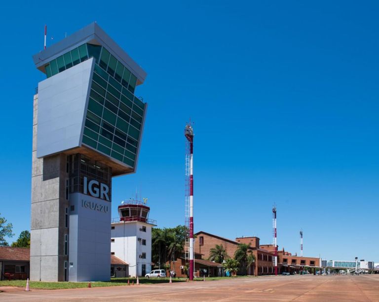 Se estrenó la nueva torre de control en el aeropuerto Cataratas del ...