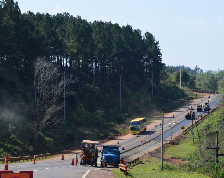 Quince kilómetros de paciencia sobre la Ruta Nacional 12 | EL ...