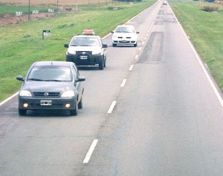 Vacaciones con el auto: cómo realizar un sobrepaso correcto en la ruta ...