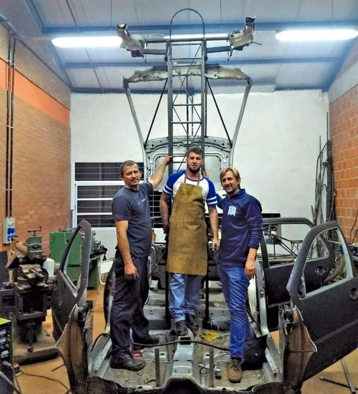 Los alumnos de la Epet 25 construyen un auto-robot | EL TERRITORIO noticias de Misiones