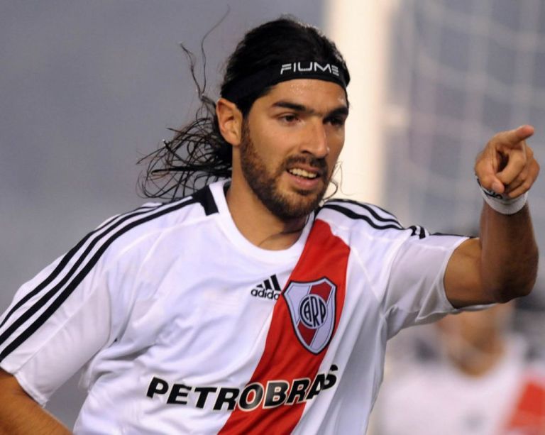 Sebastián Abreu anunció su retiro del fútbol tras haber jugado en 32 ...